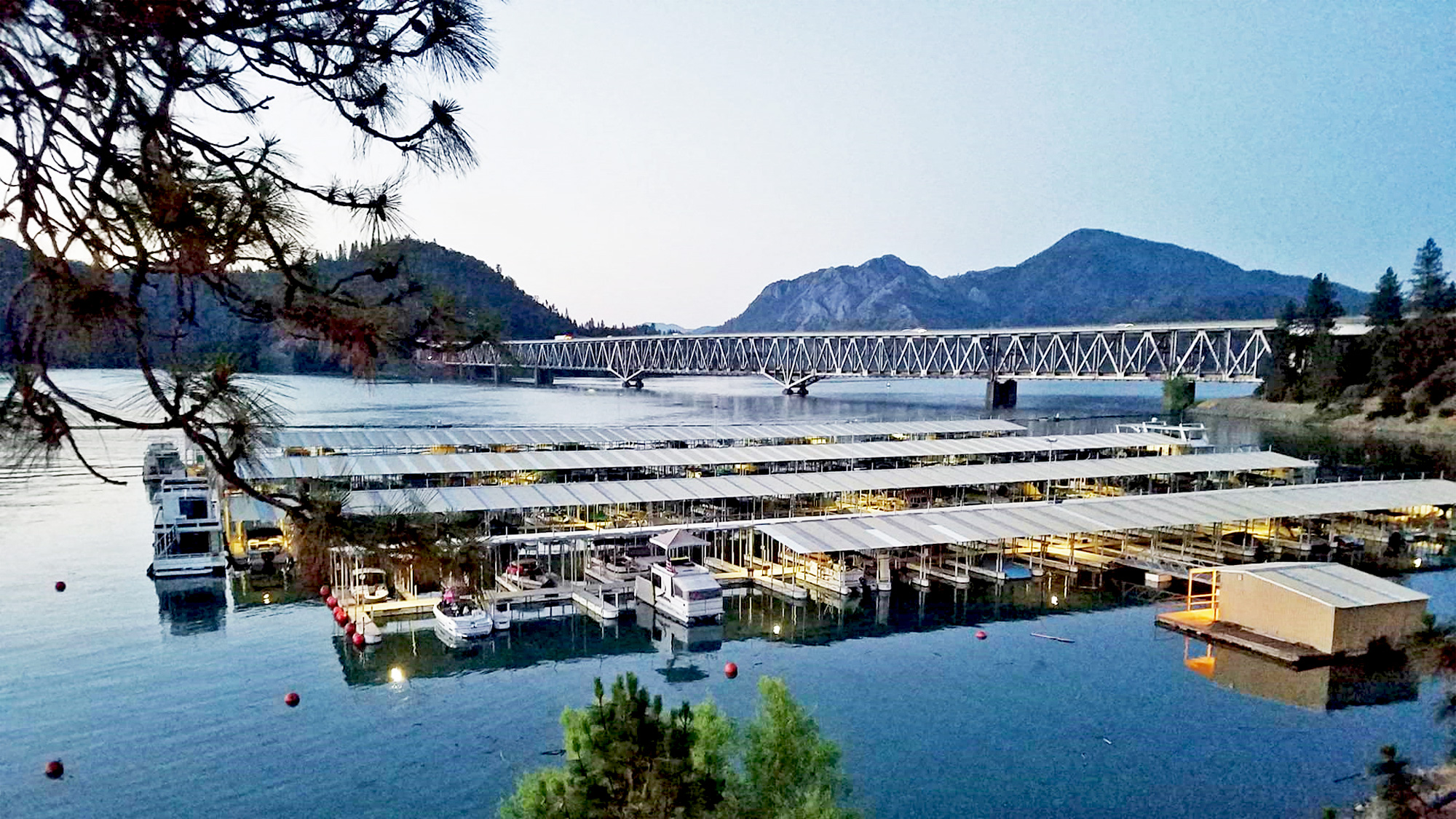 Shasta Lake, Redding CA: Photos & info of the area